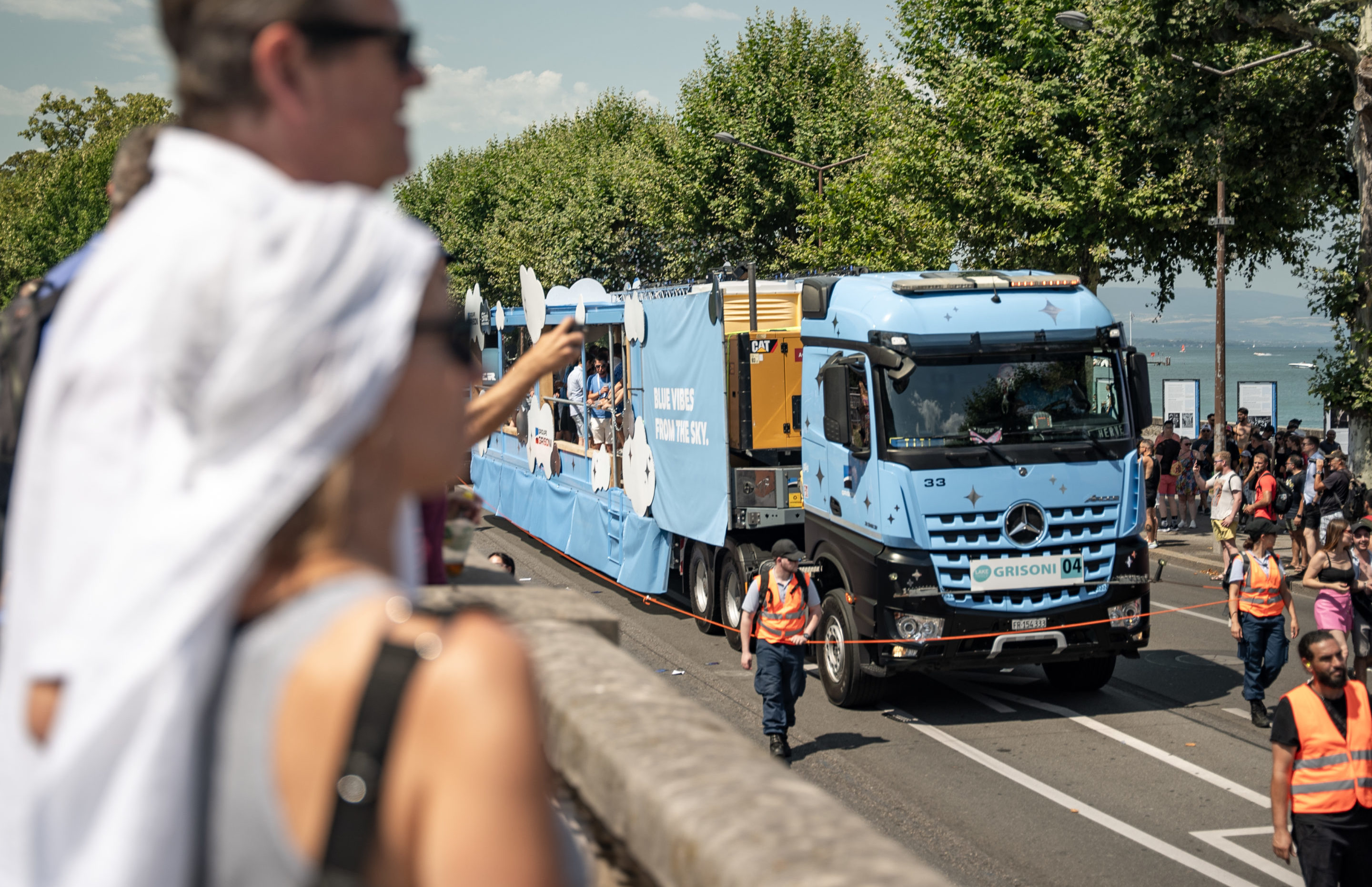 Groupe Grisoni — Une vague bleue pour la 22e édition de la Lake Parade.