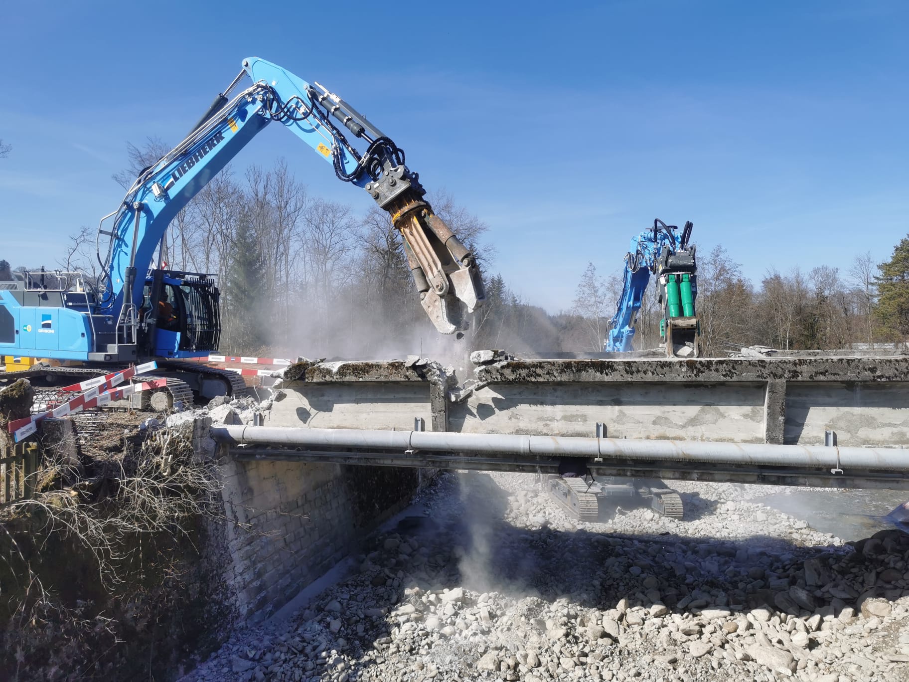 Groupe Grisoni — Construction d'un pont au-dessus de la Gérine à Tinterin.